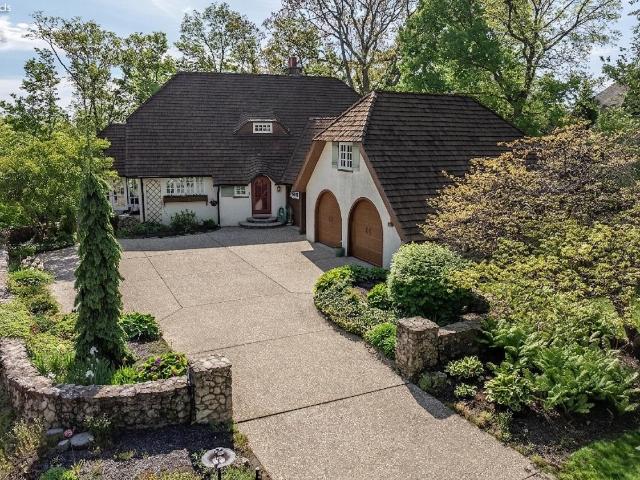 2865 N Trillium Lane