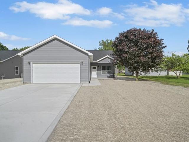 2865 Benton St, Lake Station, IN 46405