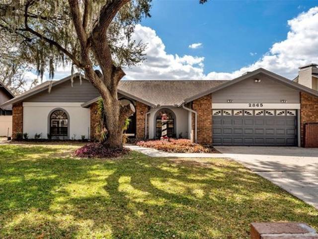 2865 Hammock Dr, Plant City, FL 33566