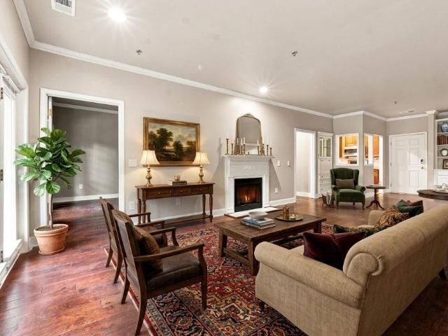 2865 Lenox Road NE 210