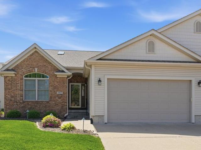 2865 Villa Ct, Bettendorf, IA 52722