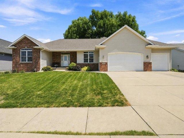 2865 Winchester Dr, Marion, IA 52302