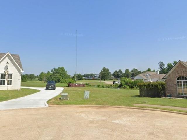 2865 10th St NE, Paris, TX 75462