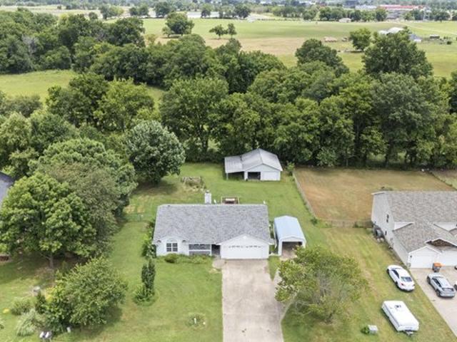 28666 S 621 Ct, Grove, OK 74344