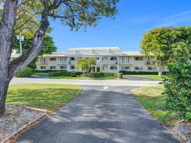 2866 NE 30th St, Unit 3, Fort Lauderdale, FL 33306 | MLS #B26011 | Compass