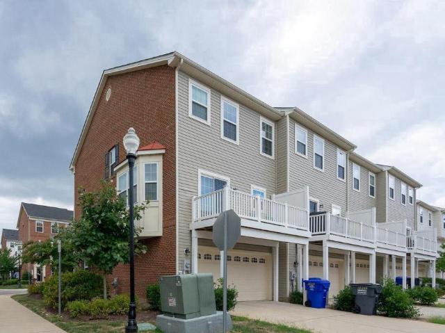 2866 Hedgerow Place