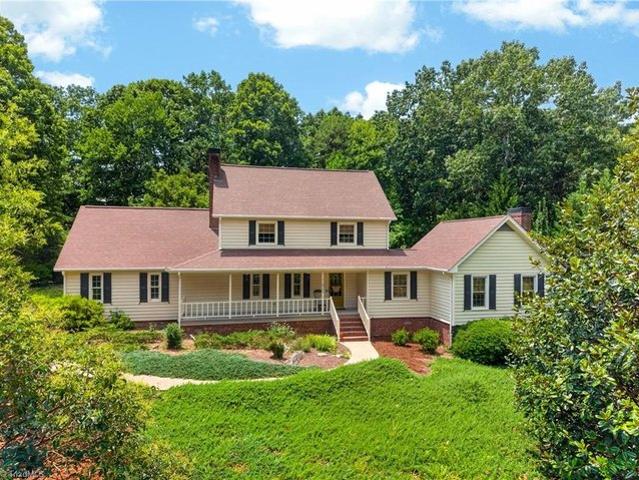 2866 Hickory Dr, Asheboro, NC 27205