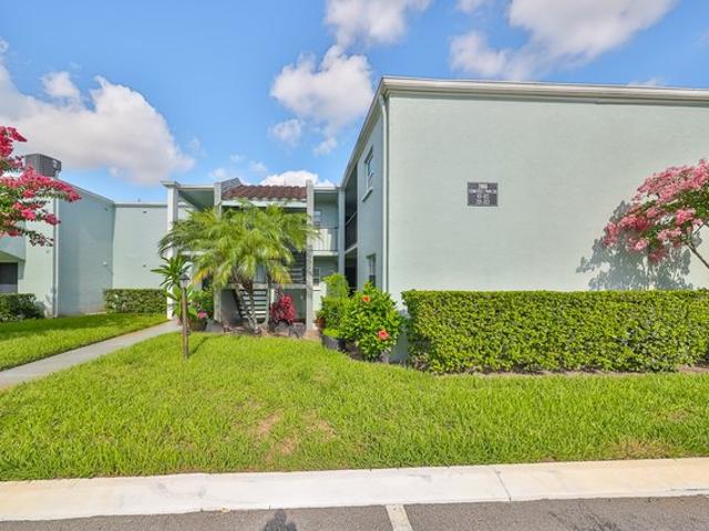 2866 Somerset Park Dr Apt 202, Tampa, FL 33613