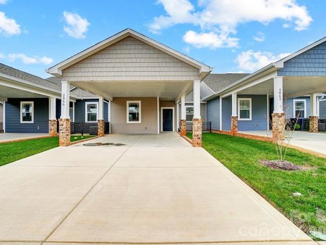 2866 15th Avenue Pl SE, Hickory, NC 28602