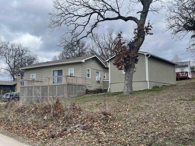 28672 Mistletoe Ave, Warsaw, MO 65355
