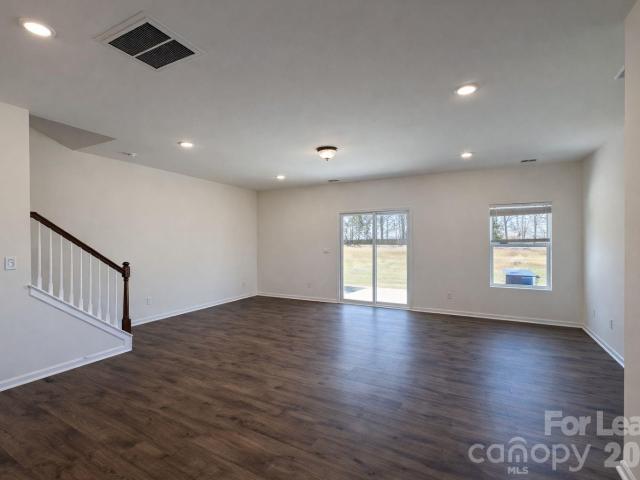 2867 Aubrey Street