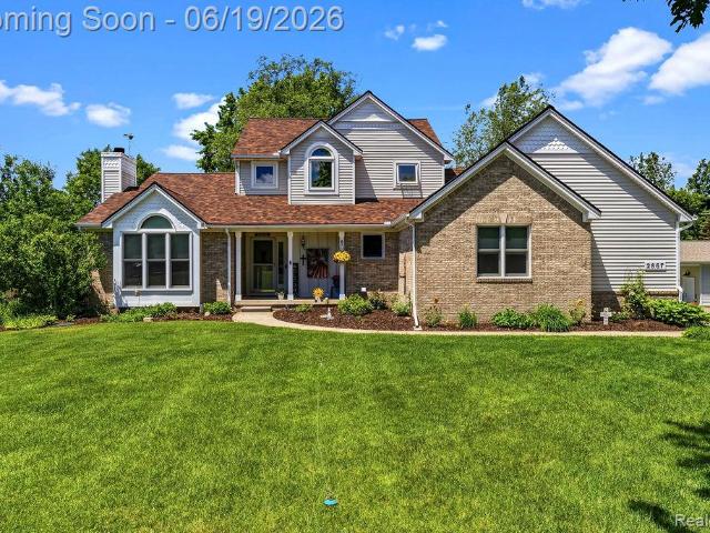 2867 Iris Lane
