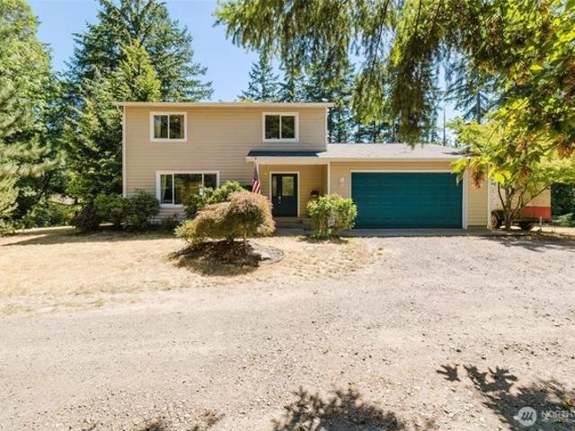2867 Sand Dollar Rd W, Bremerton, WA 98312