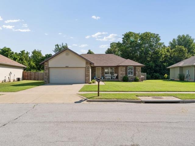 2867 W Setting Sun Dr, Springfield, MO 65807