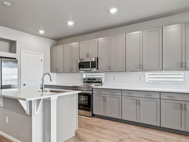28689 E 4th Place