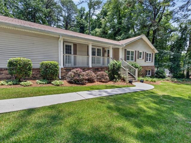 2868 Hickory Lane