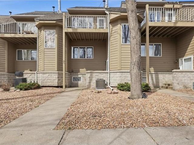 2868 Kenwood Isles Dr, Minneapolis, MN 55408