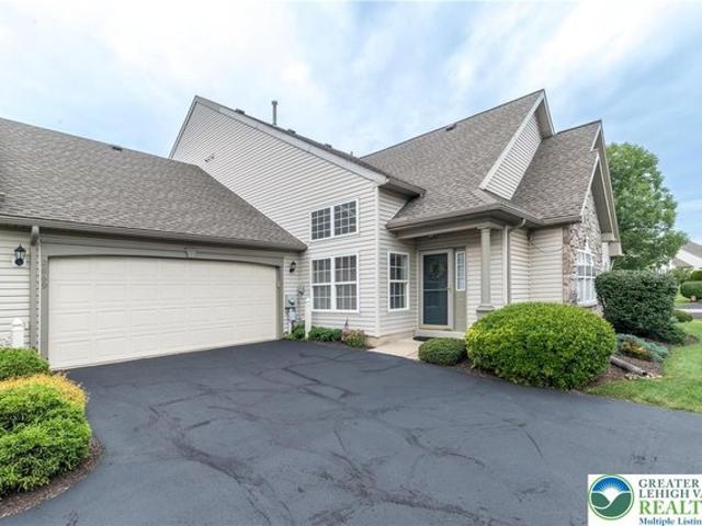 2869 Donegal Dr, Lower Macungie Township, PA 18062