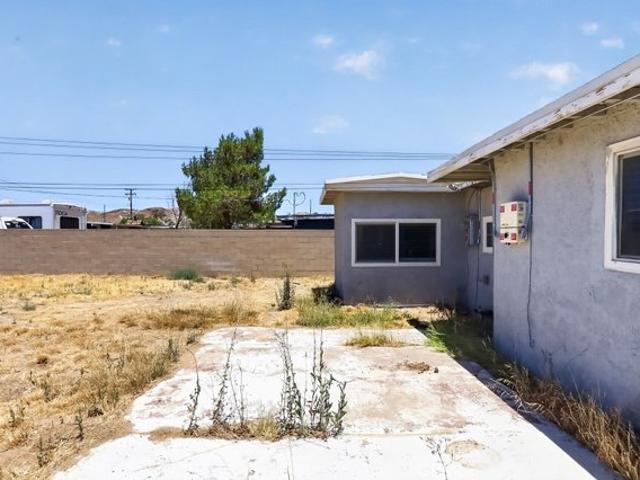 2869 Laurel St, Rosamond, CA 93560