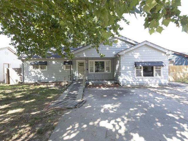 2869 S Mosley St, Wichita, KS 67216