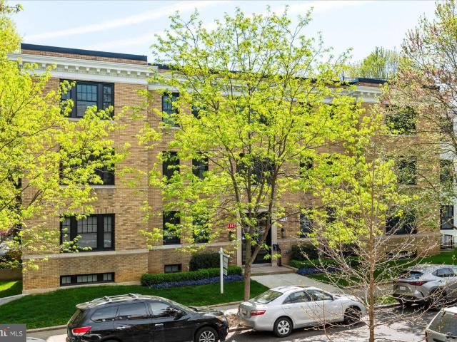2869 28th St NW, Unit 4, Washington, DC 20008 | MLS #DCDC2244 | Compass