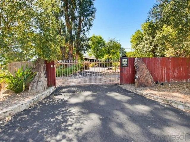 28605 Rolling Rock Rd, Escondido, CA 92026