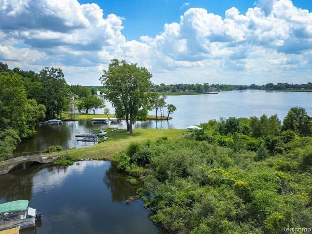 2860 CHADWICK Drive, Waterford Twp, US, MI