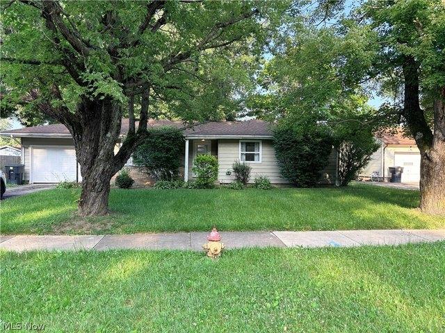 2860 Crestwood Dr NW, Warren, OH 44485