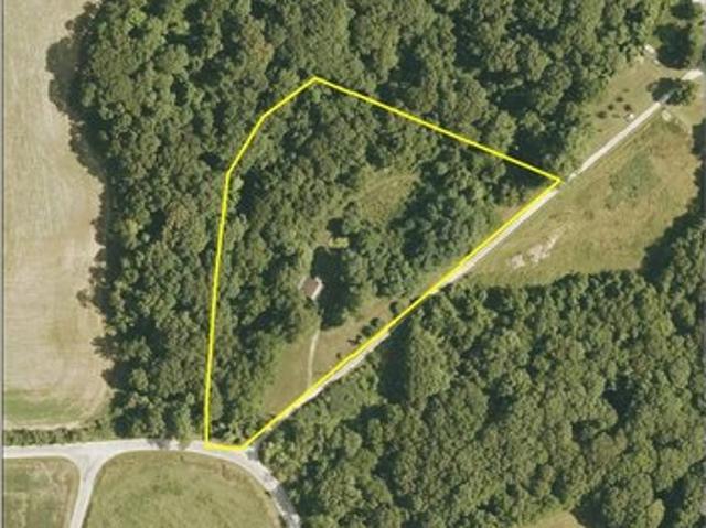 2860 Degerlia Hollow Rd, Hardin, IL 62047