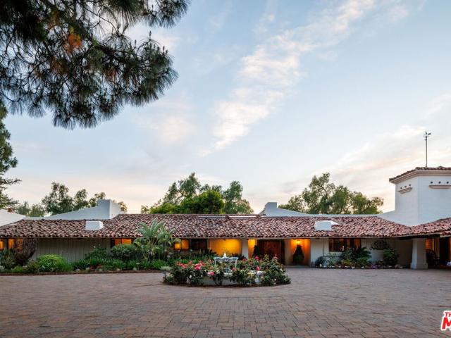 28611 Bamfield Drive