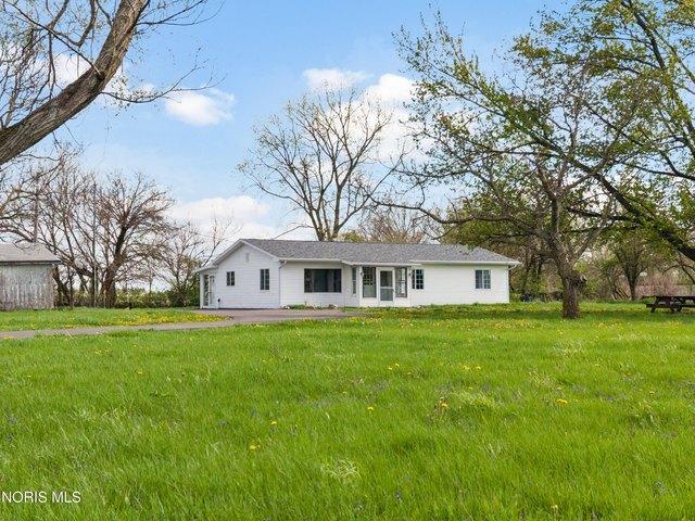 2861 Latcha Rd, Millbury, OH 43447