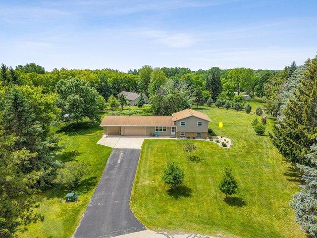2861 Sunnyvale Ct, Green Bay, WI 54313