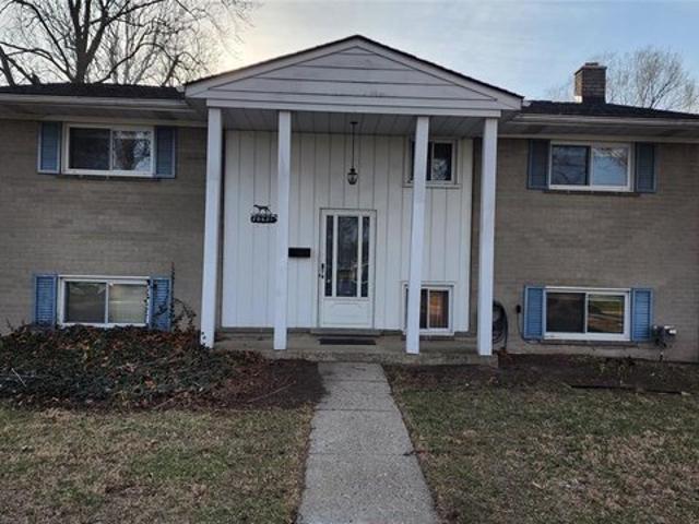 28621 Milton Ave, Warren, MI 48092