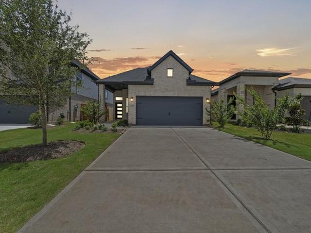 2863 Orange Leaf Dr, Fulshear, TX 77423