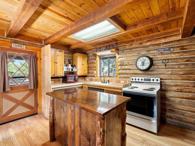 2863 Lazy River Lane