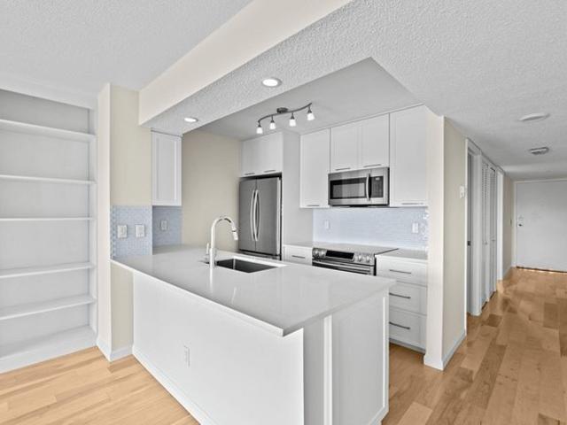 286 Cypress Point Dr, Palm Beach Gardens, FL 33418