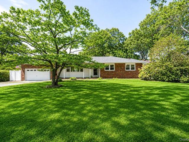 286 Boyle Rd, Port Jefferson Station, NY 11776
