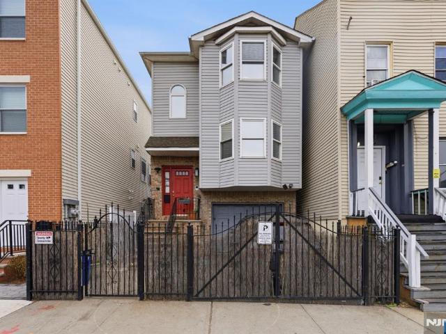 286 Broad Street