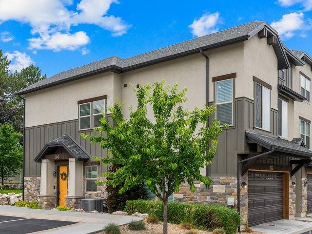 286 E Sandy Sage Way, Sandy, UT 84070