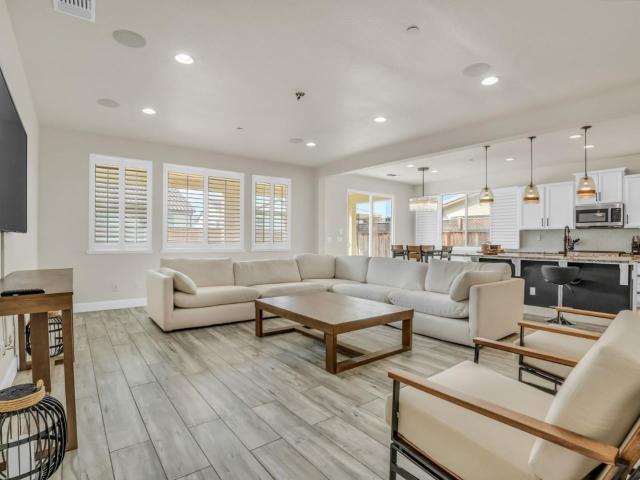 286 El Toro Court