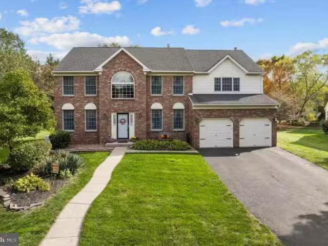286 FOX HOUND DR, DOYLESTOWN, PA 18901 Single Family Residence.