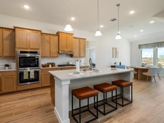 286 Firewheel Loop, Floresville, TX 78114