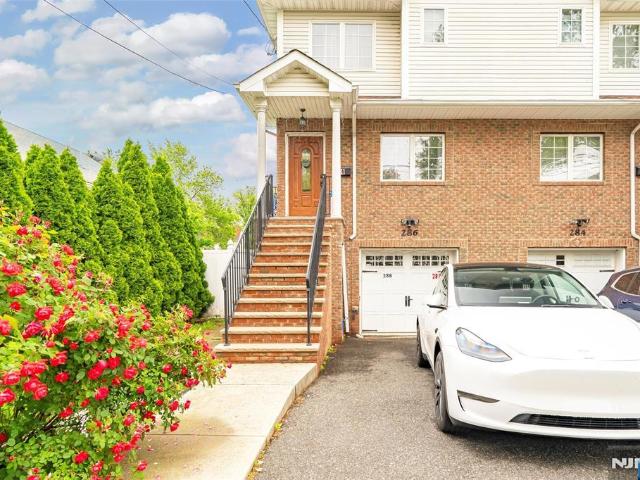 286 James Street