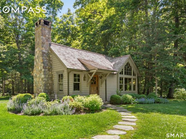 286 Lyons Plain Rd, Weston, CT