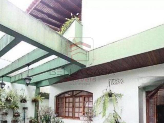 286 m² de área construída Sobrado Mooca 5 quartos, 2 suítes, 8 vagas de garagem, churrasqueira