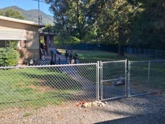 286 Molly St, Glendale, OR 97442