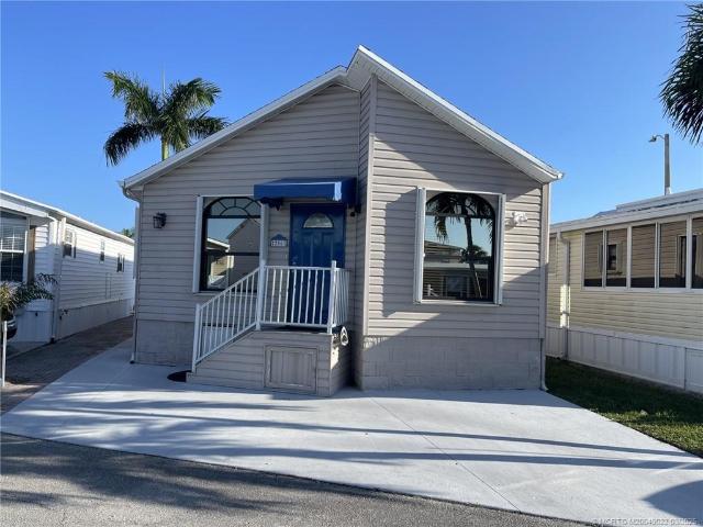 286 Nettles Blvd, Jensen Beach, FL 34957 | MLS #M20049