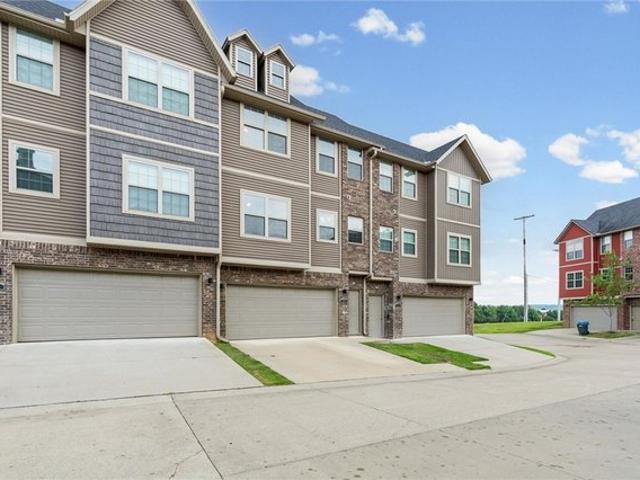 286 S Slopeside Dr, Fayetteville, AR 72704