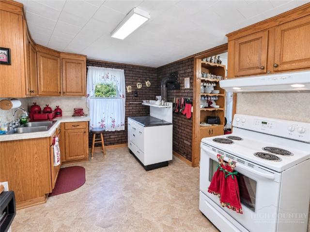 286 Hunt LN