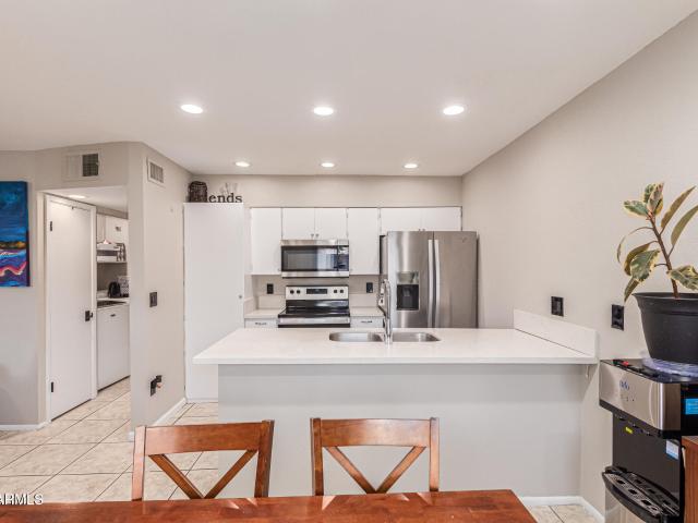 286 W Palomino Drive # 104